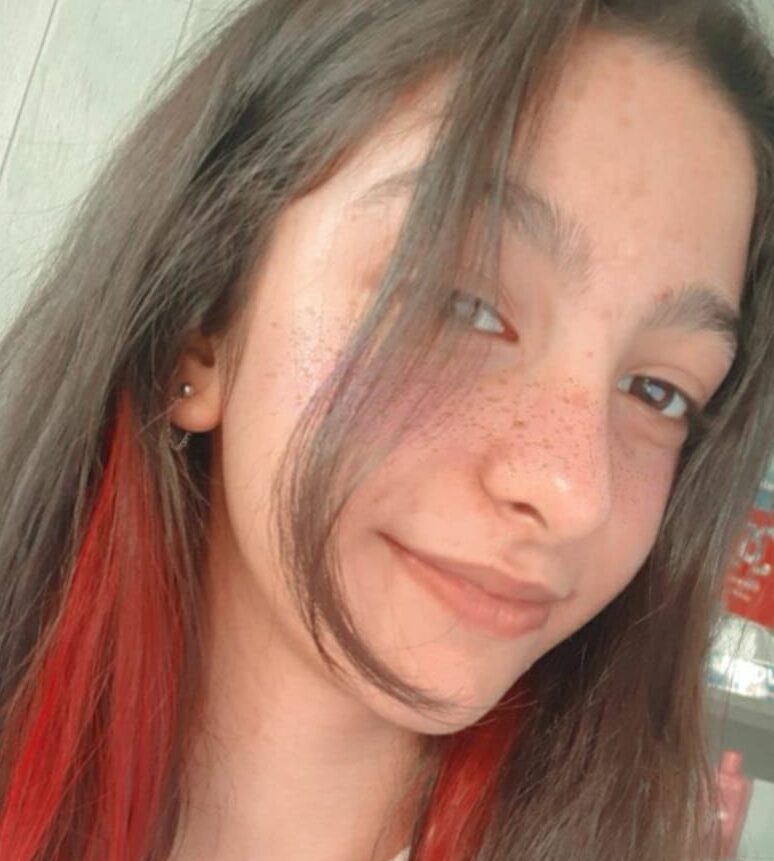 Azra Nur Çelik - Tebessüm Hareketi